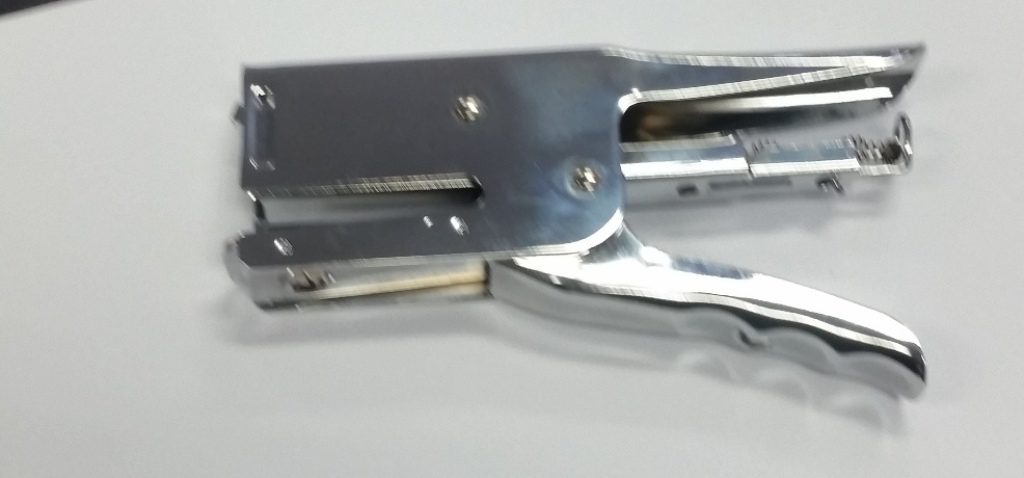 Gun, Stapler Universal – Universal Drycleaning Solutions